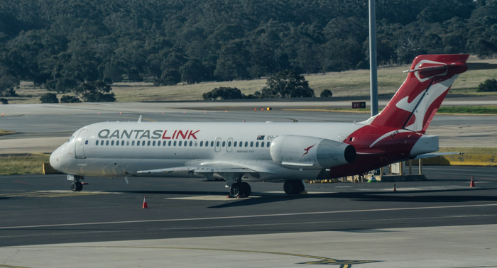 QantasLink Closing Bases Sparks Union and Political Backlash